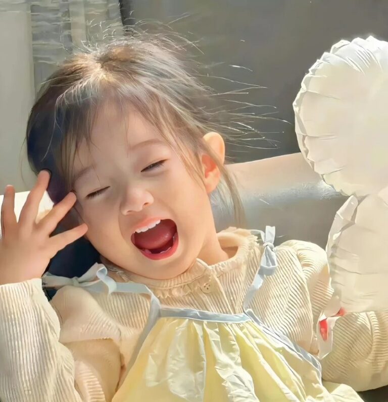 99+ Ảnh em bé cute siêu đáng yêu khiến bạn “tan chảy”
